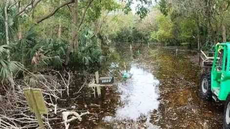 Central Florida Zoo cleans up debris, repairs hurricane damage