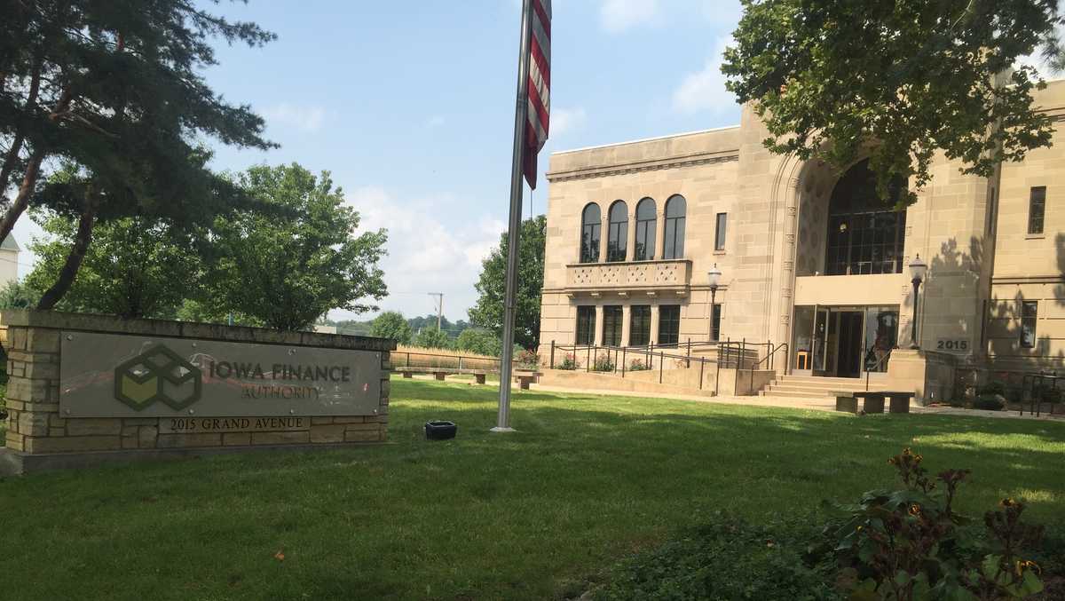 Lobbyist fired in Iowa harassment case awarded unemployment