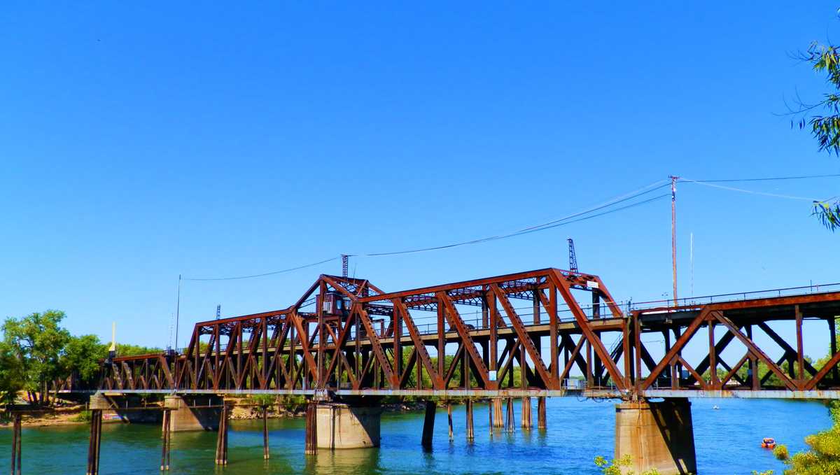 'Final few' I Street bridge designs to be unveiled