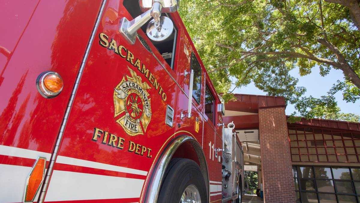 Sacramento fire extends into containers storing hazardous materials