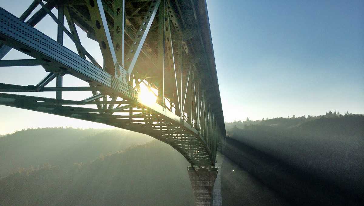 3 arrested after parachuting from Foresthill Bridge