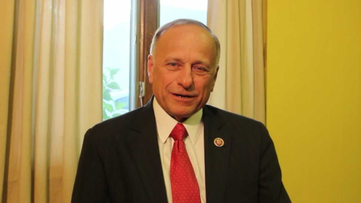 Iowa congressman Steve King compares himself to Christ