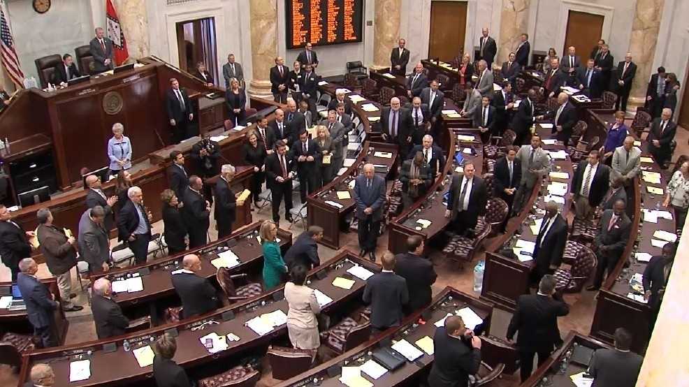 Arkansas Senate OKs bill keeping hybrid Medicaid expansion