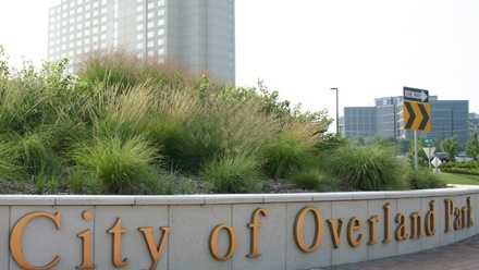 Overland Park, Kansas city council approves ordinance regulating ...