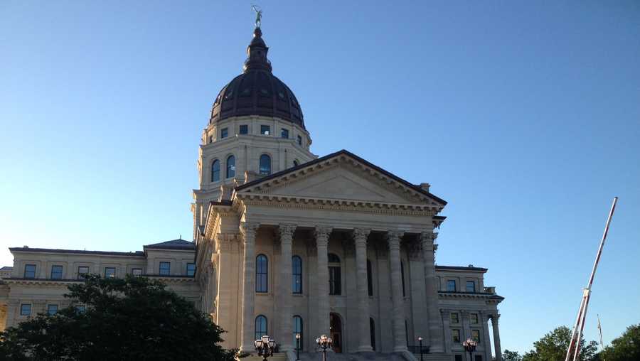 Kansas lawmakers to resume talks on income tax increase