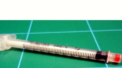 Las Vegas police officer arrested for allegedly distributing steroids