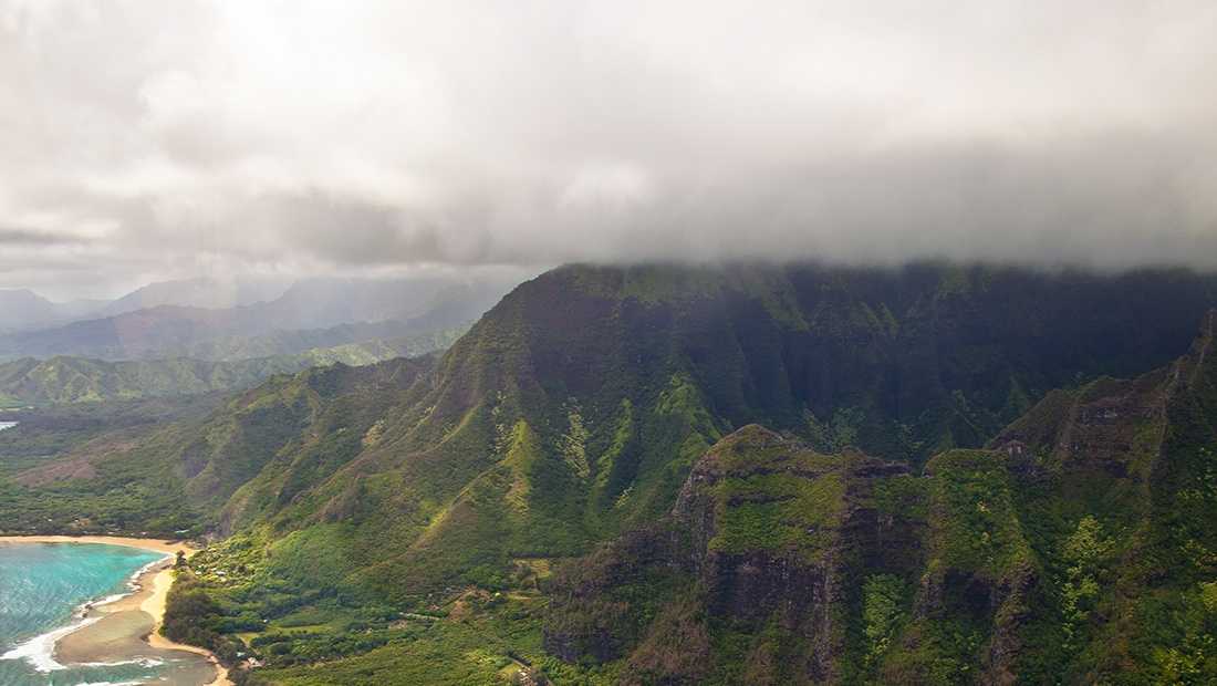 'Bucket list' hiking trail in Hawaii closes after 24 hikers fall sick