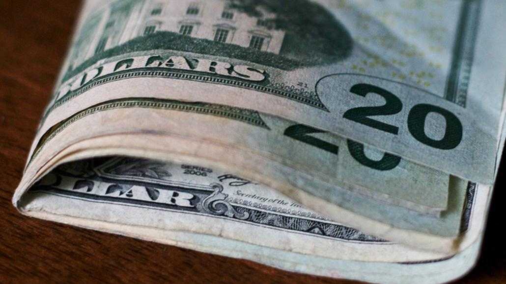 California minimum wage goes to $16.90 at start of 2026
