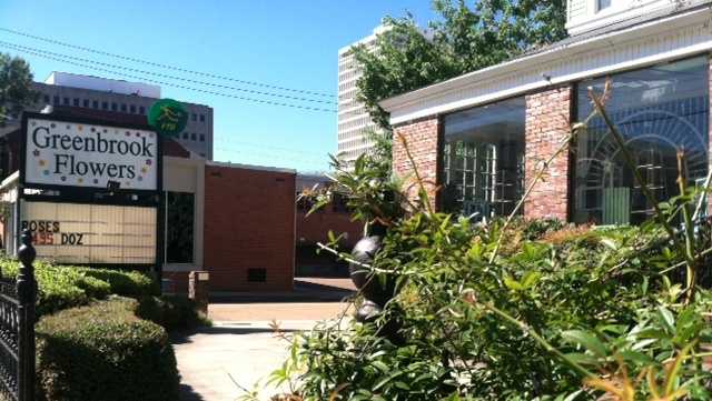 Local mom-and-pop shops thrive through pandemic because of community Local mom-and-pop shops thrive through pandemic because of community