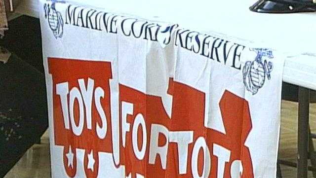 16 WAPT teams up with Toys for Tots