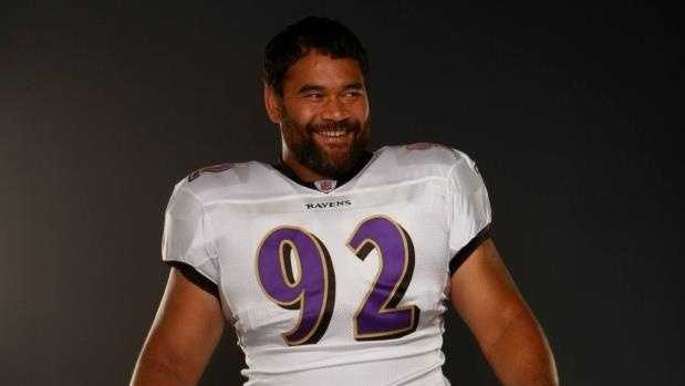 Haloti Ngata comes to Baltimore to announce retirement from NFL