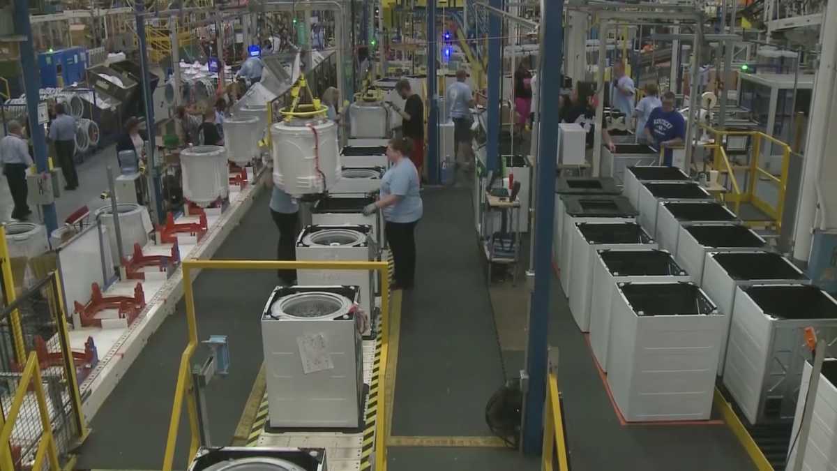 Union workers at General Electric to vote on new contract Tuesday