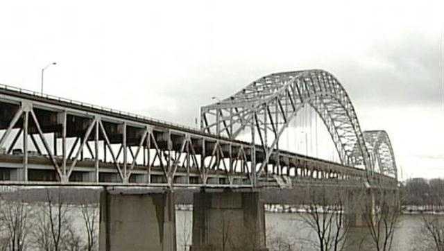 Sherman Minton Bridge westbound lane closures moved