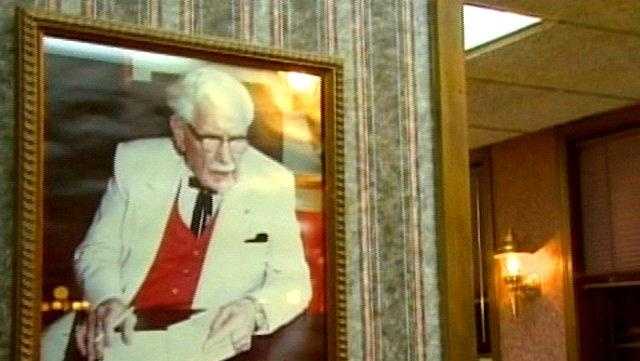 Kentucky city unveils wood-carved statue of Colonel Sanders