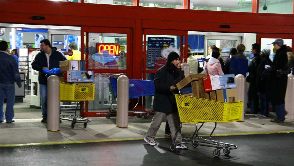 Be on the lookout for these Black Fridays doorbusters & deals