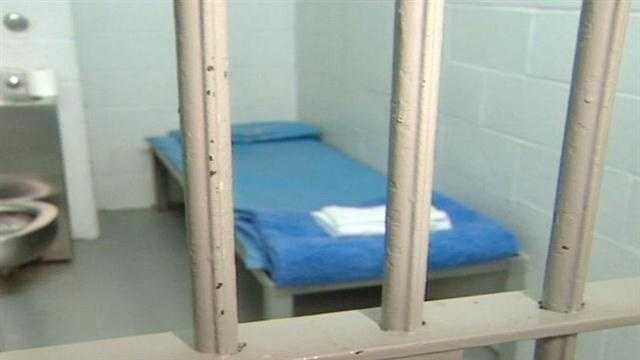 Lucasville prison guards plan picket on contract, inmate drug use