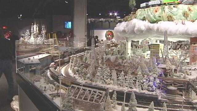 Duke Energy Holiday Train opens this weekend at Cincinnati Museum Center