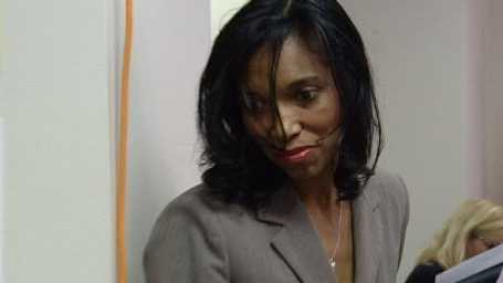 Tracie Hunter's sentencing review delayed again