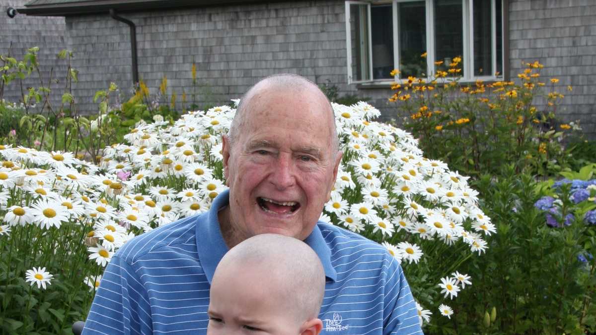 Young cancer sufferer President George H. W. Bush shaved head to ...