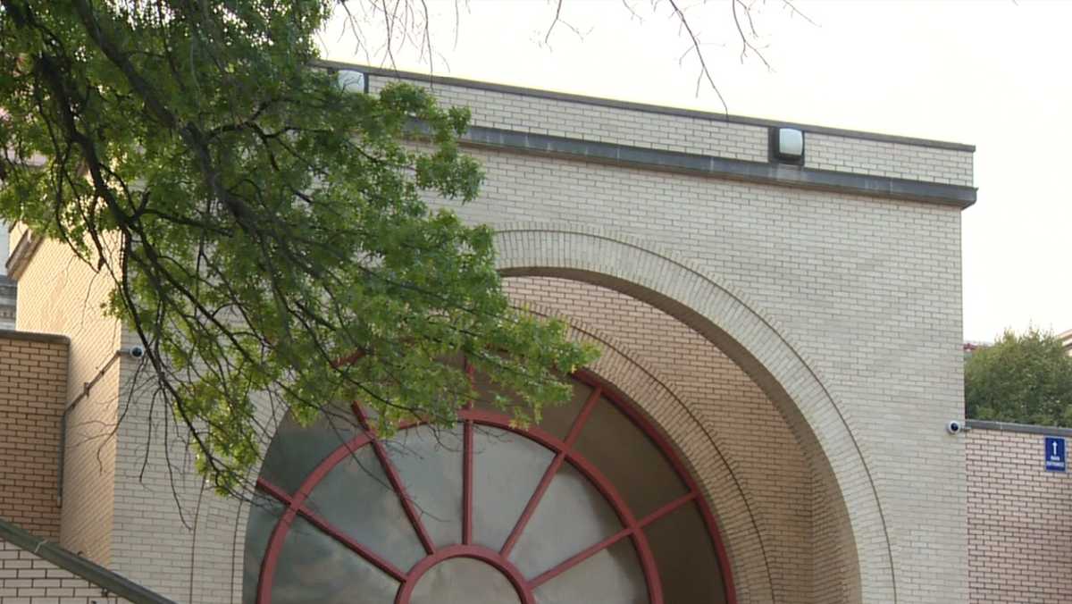 Squirrel Hill crash sends 1 to the hospital