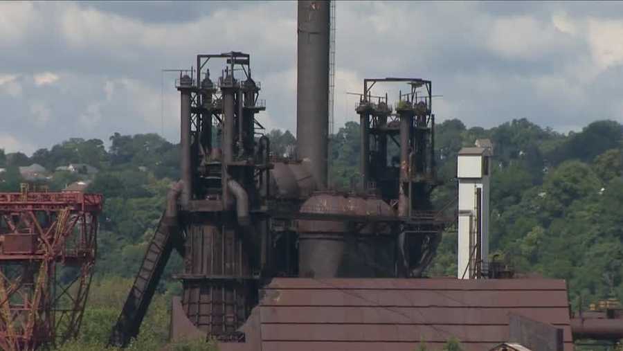 Theater company brings Shakespeare to steel