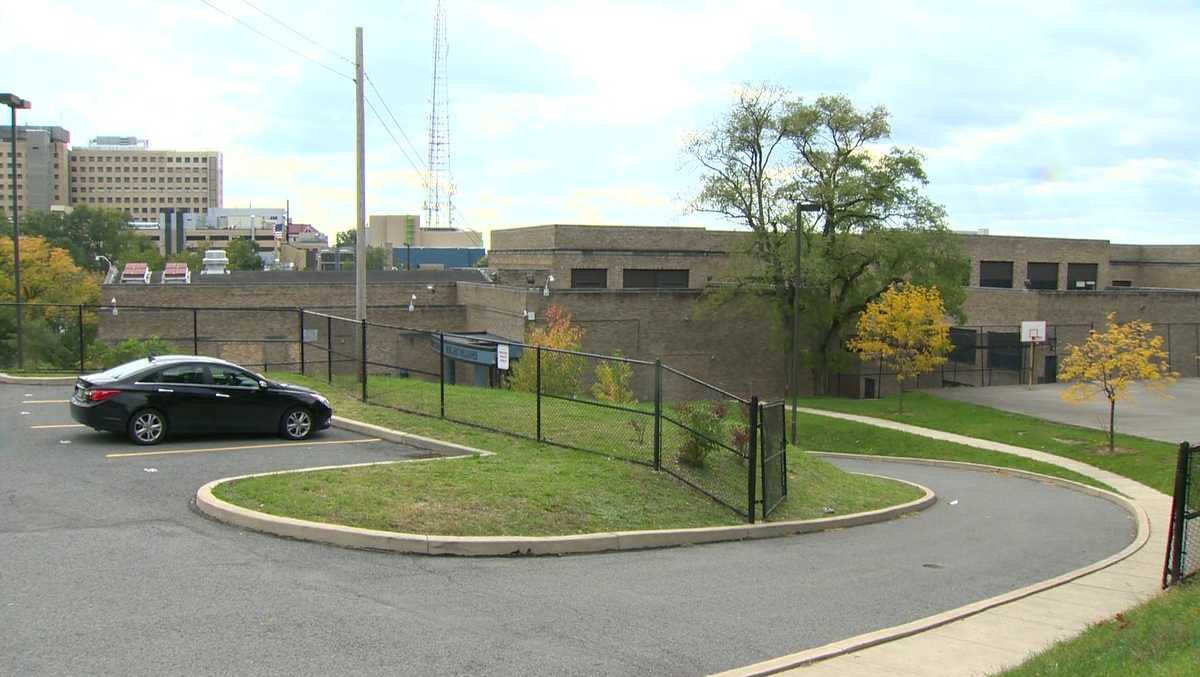 Pittsburgh school placed on modified lockdown after guns found at ...