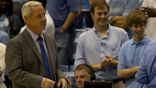 Roy Williams collapses, leaves game during Tar Heels win over Clemson