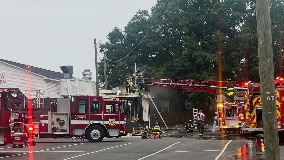 SC: Crews respond to fire at Greer restaurant