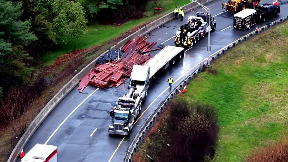 Tractor-trailer rollover on Massachusetts Turnpike ramp slows commute ...