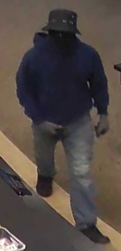 North Carolina: Search underway for bank robbery suspect