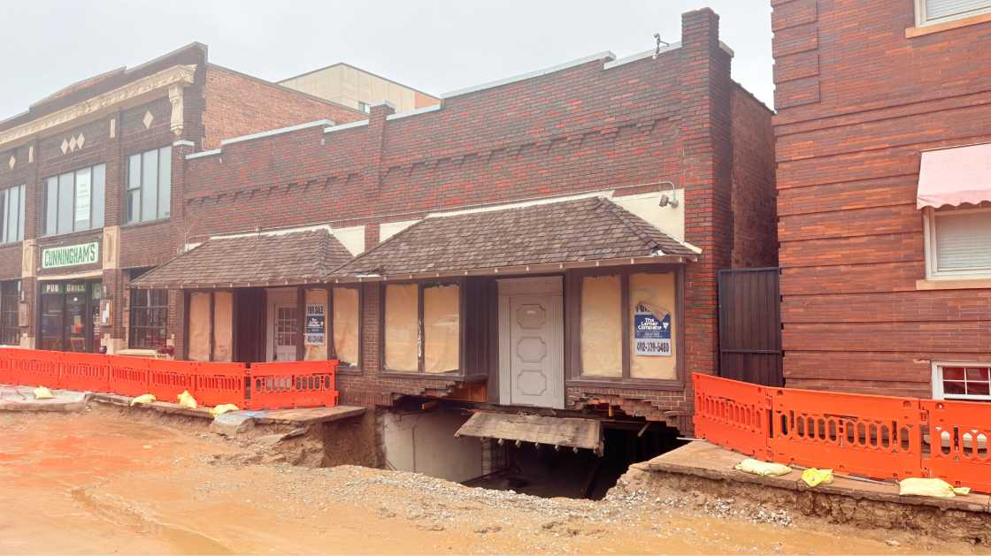 Partial structural collapse in vacant Blackstone building