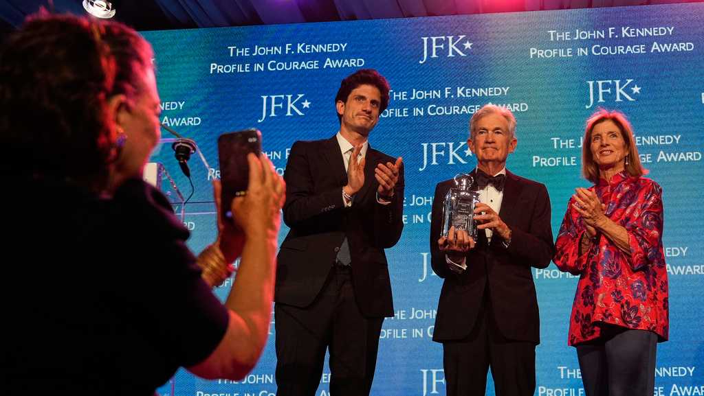 Jerome Powell warns against political pressure at JFK award