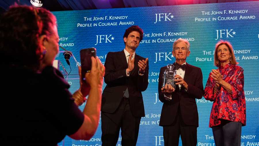 Jerome Powell warns against political pressure at JFK award