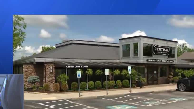 ICE agents confront Pennsylvania restaurant manager