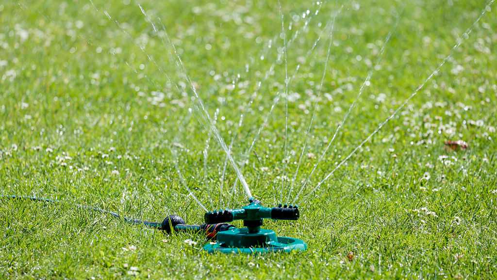 Mandatory watering ban takes effect in central Iowa
