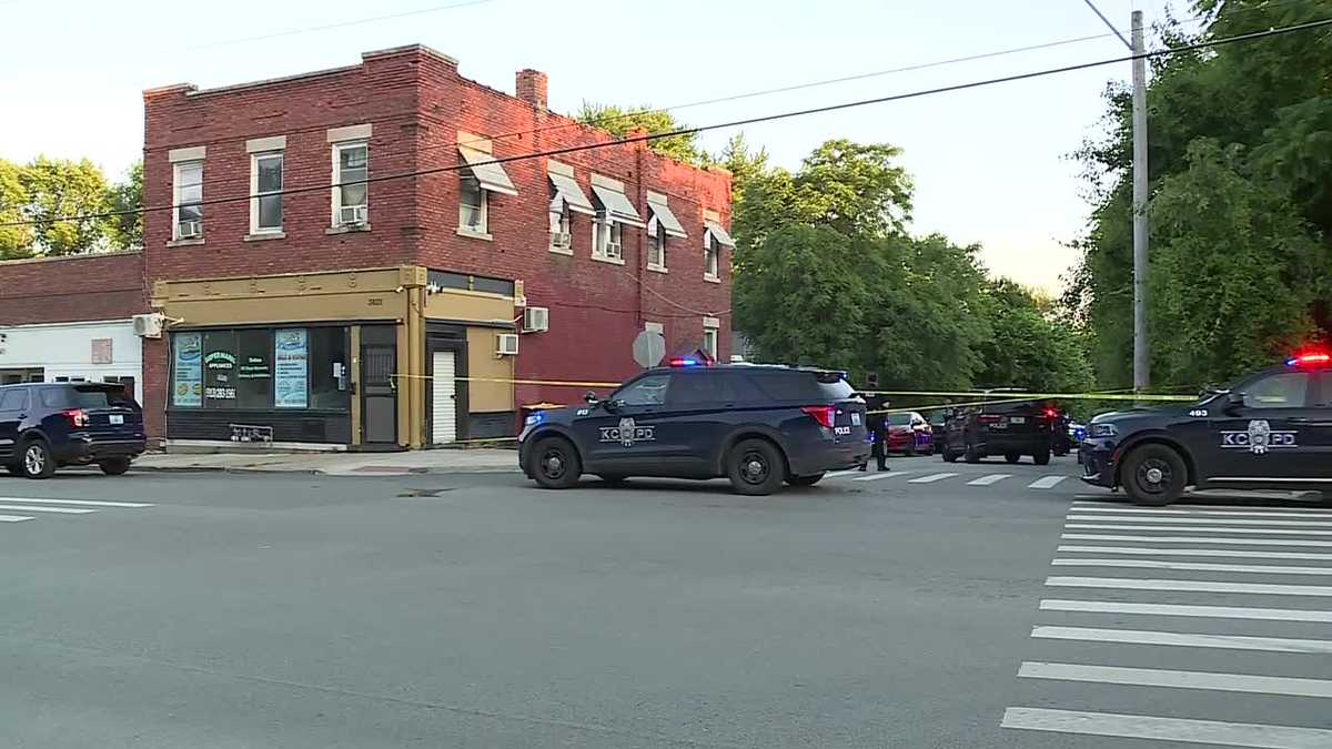 1 dead, 1 hospitalized after apartment shooting in Kansas City