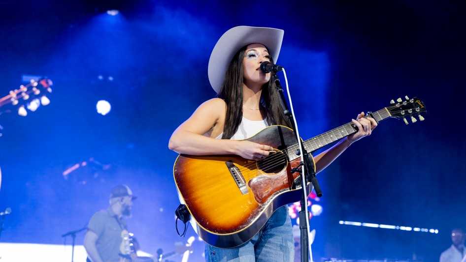 Kacey Musgraves bringing “Middle of Nowhere” tour to Milwaukee