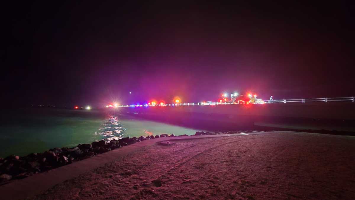 Crash shuts down traffic on Sanibel Causeway Boulevard - WBBH