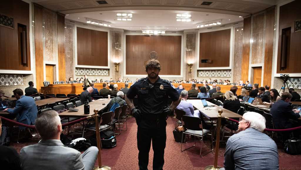 Congress moves to raise retirement age for Capitol Police