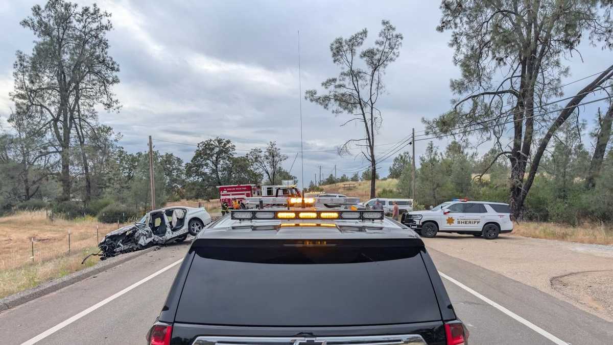 Driver injured in head-on crash in El Dorado County, CHP says