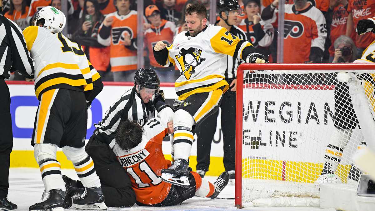 Penguins, Flyers stuff penalty box with 11 players in Game 3