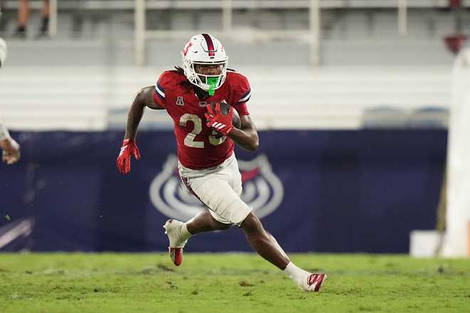 FAU sues 4 former football players over NIL contract disputes