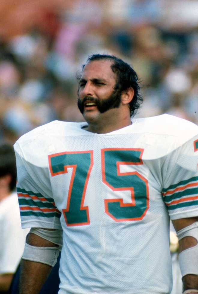 Dolphins announce death of Manny Fernandez, who won 2 Super Bowls