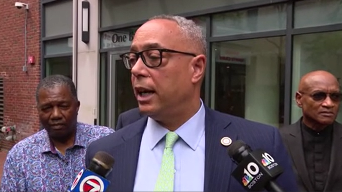 Community leaders meet with DA Kevin Hayden over shooting death that ...