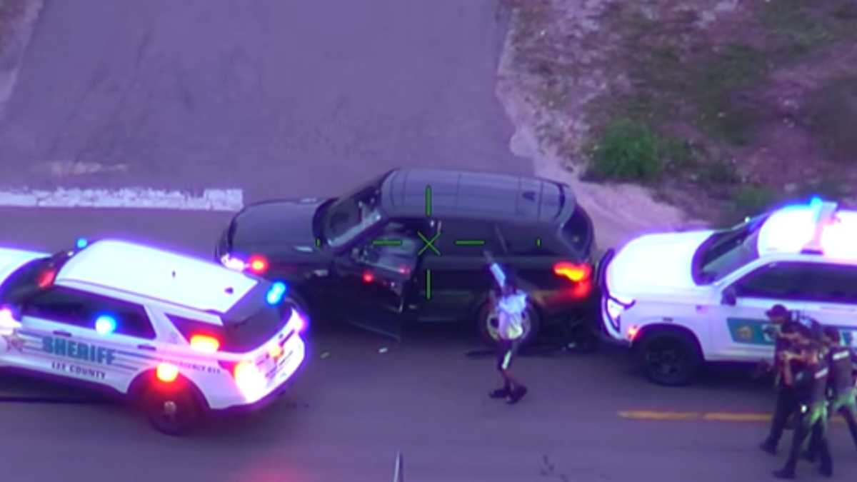 4 armed robbery suspects nabbed after deputies use grappler on getaway ...