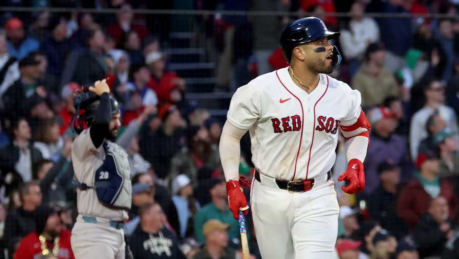 Schlitter beats Red Sox again, leads Yankees to 4-2 win for sweep that ...