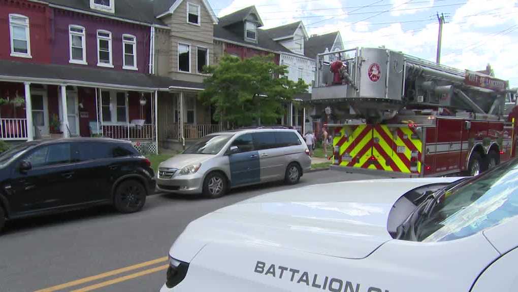 2 rescued from condemned house fire on Fourth Street
