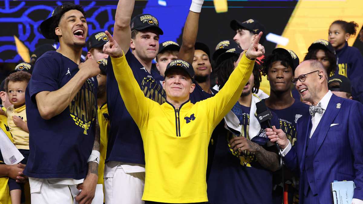 Dallas Mavericks hire Michigan's Dusty May as head coach