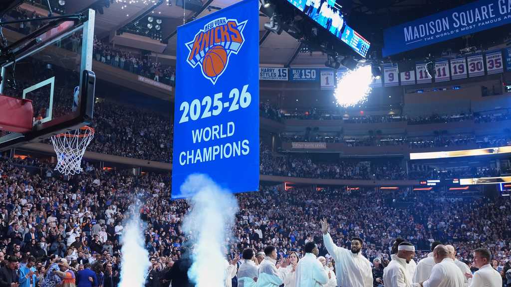 NBA champion Knicks celebrate 2 titles on a banner night in Madison ...