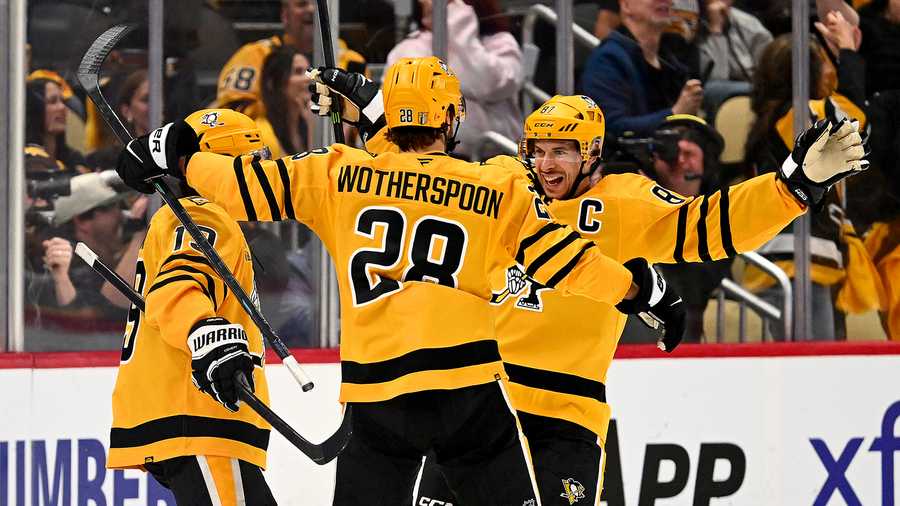 Penguins defeat Flyers in Game 5 at PPG Paints Arena